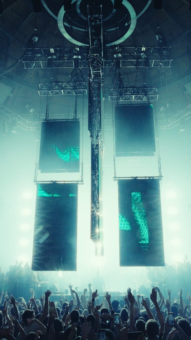 LOST FREQUENCIES – ROUNDHOUSE – Boxcat Studio